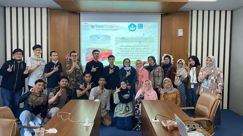 KOLABORASI SINERGIS TIM PENELITI FAKULTAS ILMU TERAPAN TELKOM ...